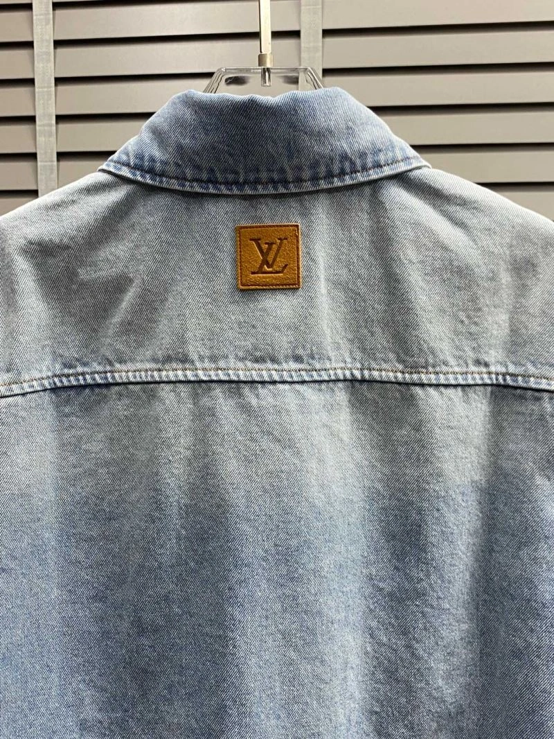 Accurate model Louis Vuitton Outwear