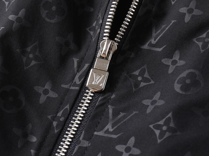 Top match Louis Vuitton Outwear