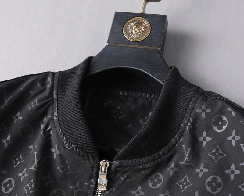 Top match Louis Vuitton Outwear