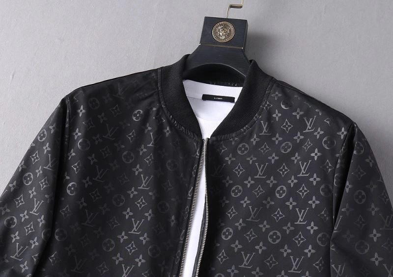 Top match Louis Vuitton Outwear