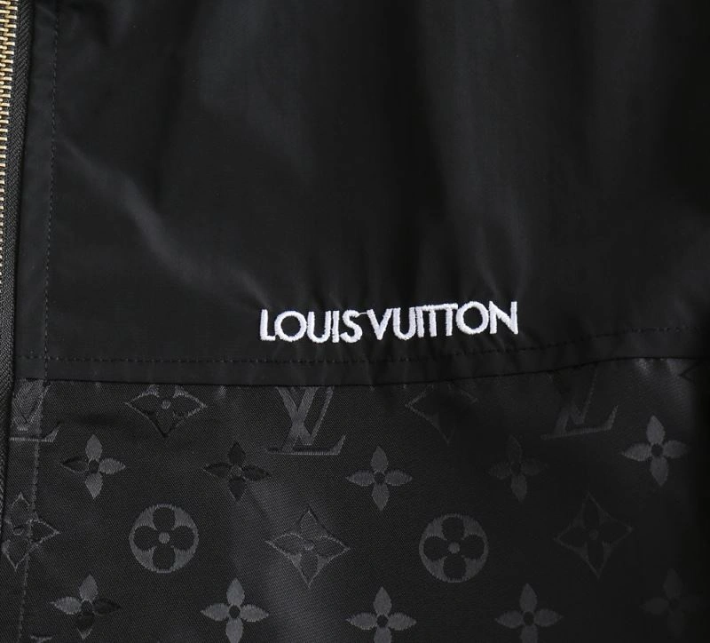 High accuracy Louis Vuitton Outwear
