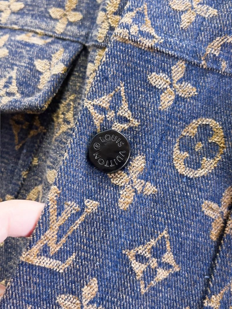 Bargain Louis Vuitton Outwear