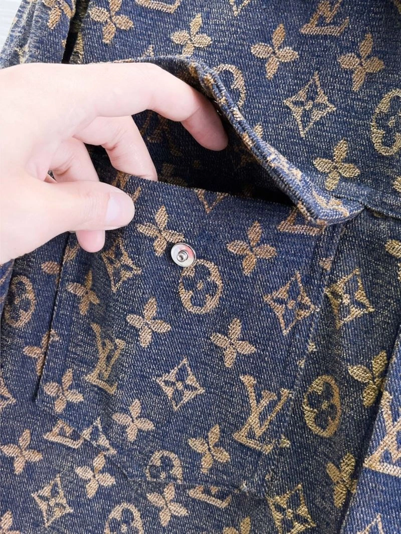 Bargain Louis Vuitton Outwear