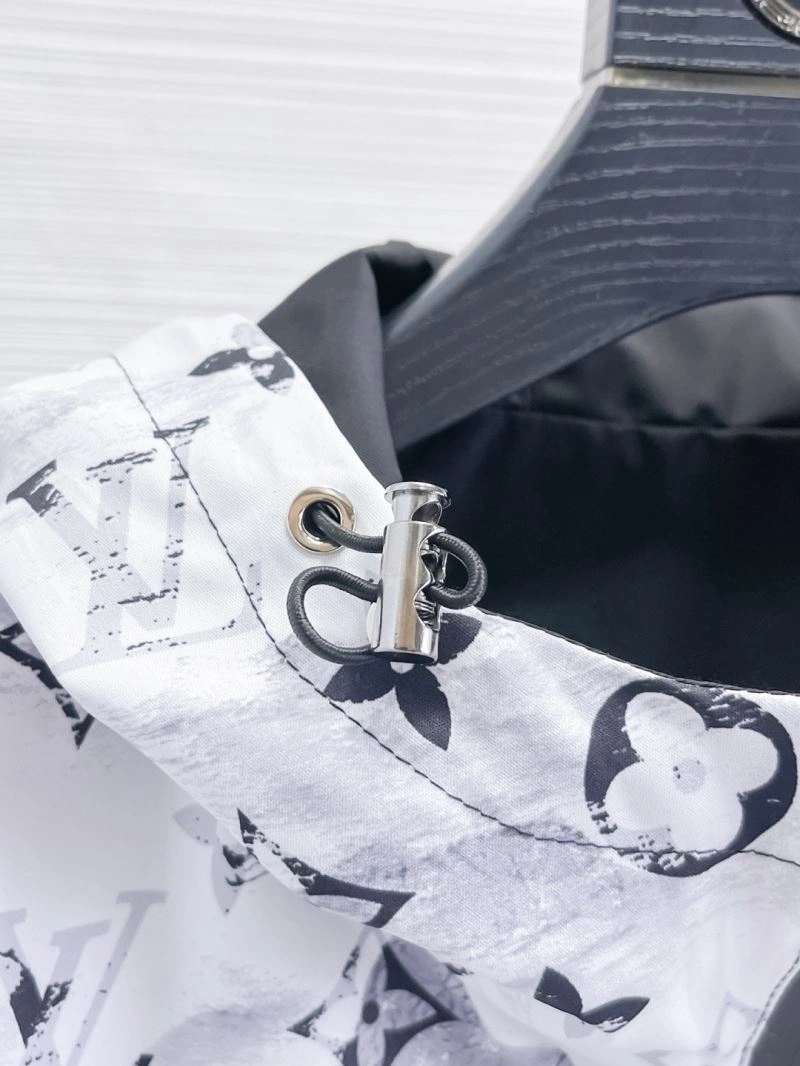 Official Louis Vuitton Outwear