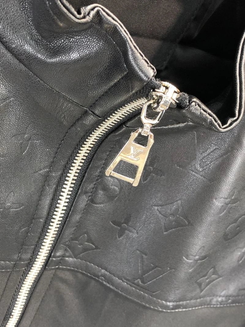 Accurate model Louis Vuitton Outwear