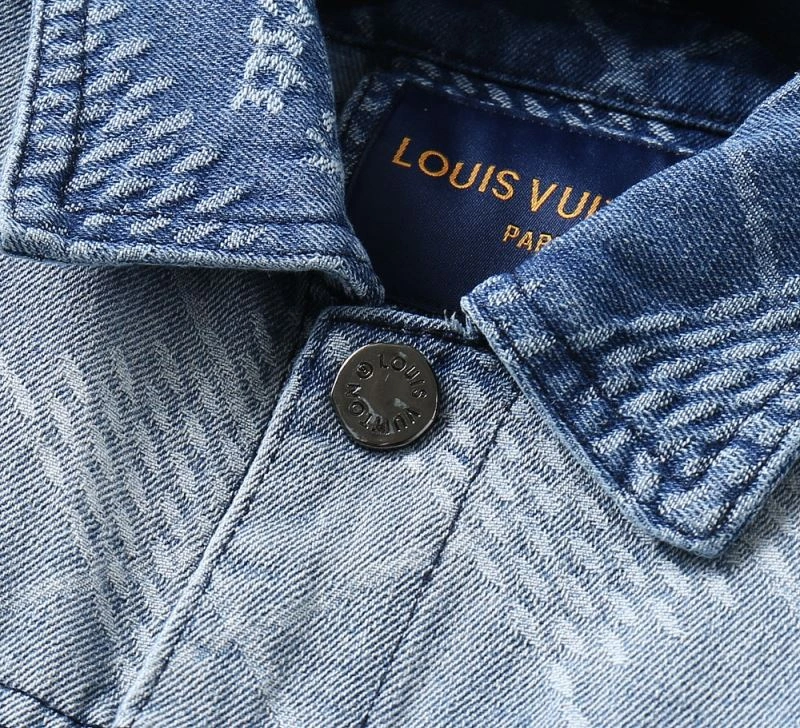 Accurate model Louis Vuitton Outwear