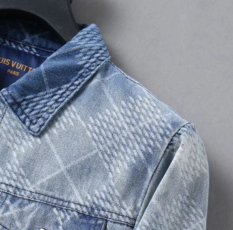 Accurate model Louis Vuitton Outwear