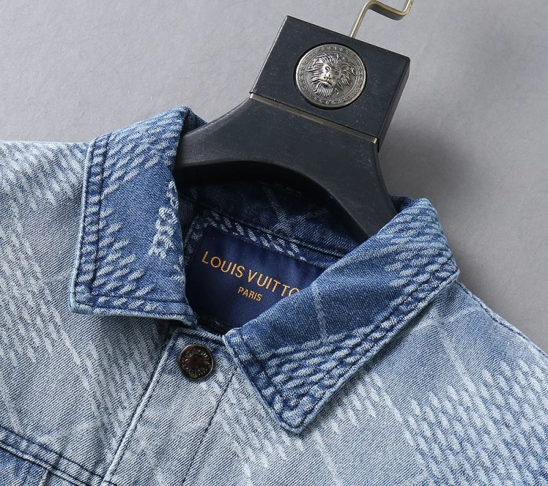 Accurate model Louis Vuitton Outwear