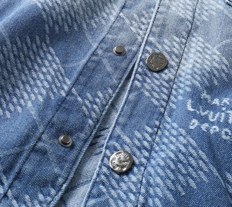Accurate model Louis Vuitton Outwear