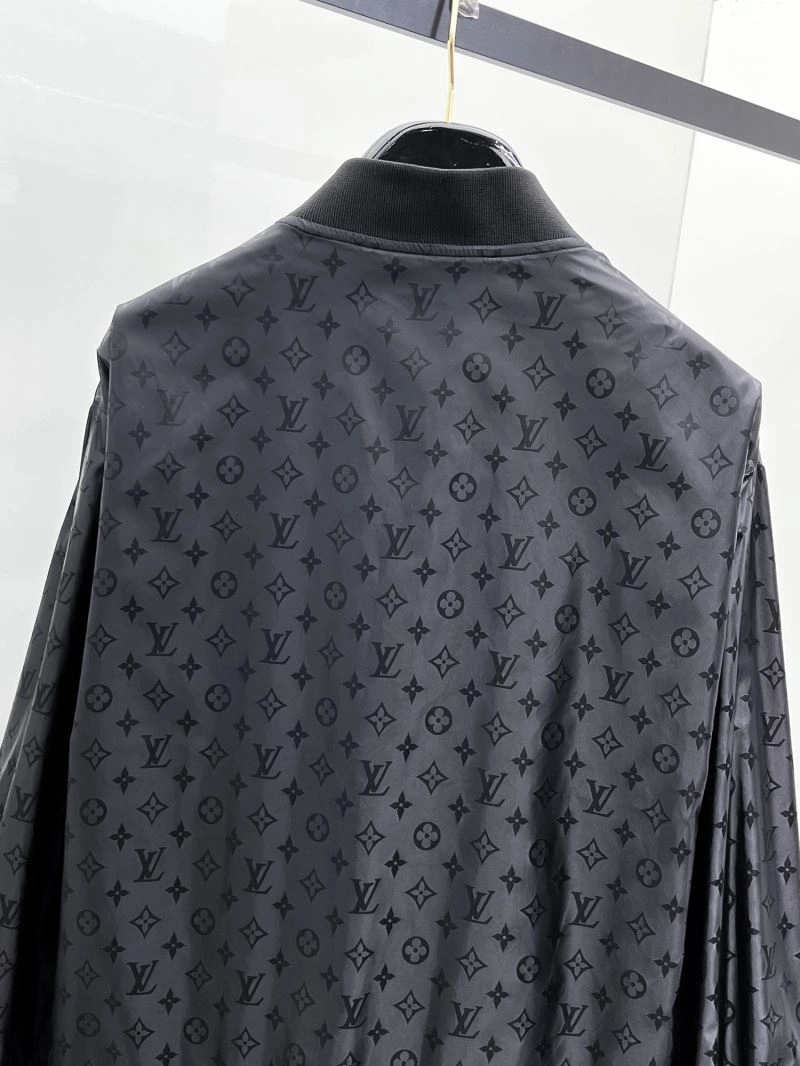 Top mirror Louis Vuitton Outwear