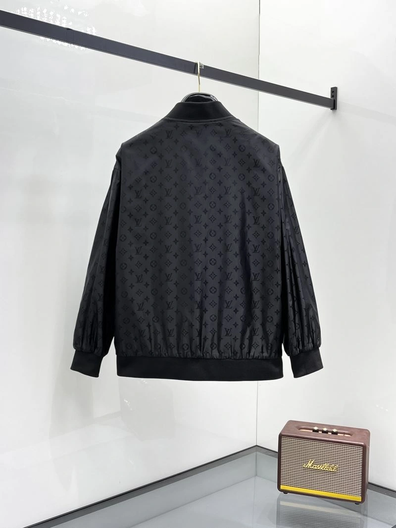 Top mirror Louis Vuitton Outwear