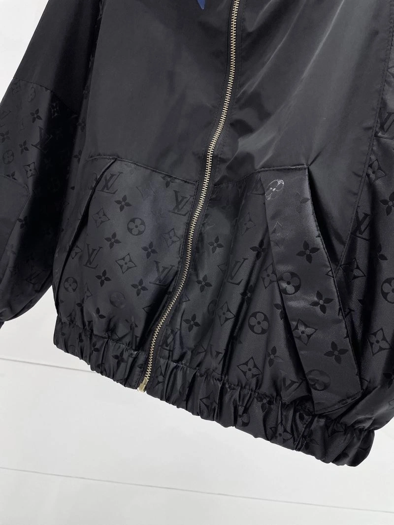 Accurate model Louis Vuitton Outwear