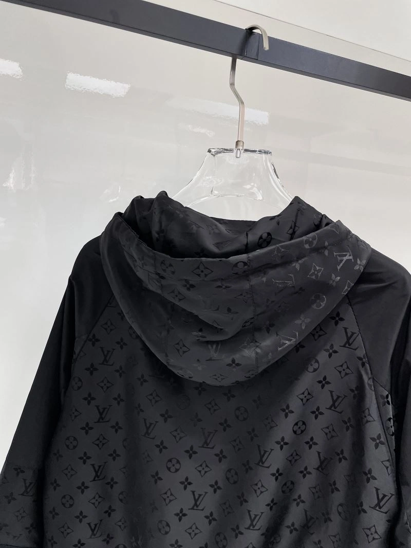 Accurate model Louis Vuitton Outwear