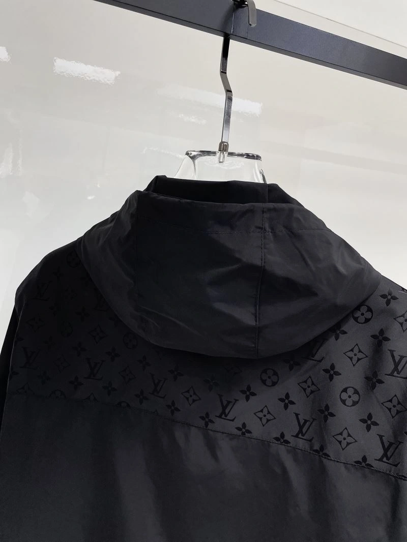 Bargain Louis Vuitton Outwear