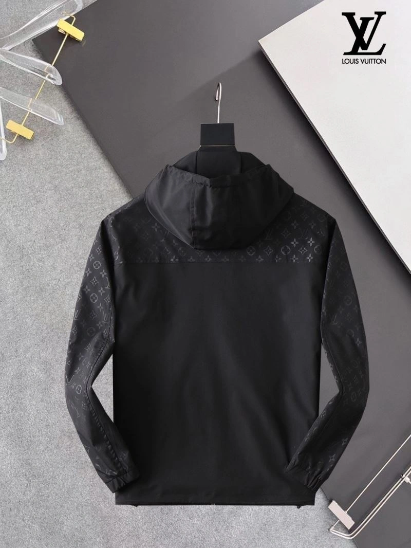 Accurate model Louis Vuitton Outwear
