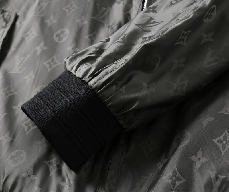 Top mirror Louis Vuitton Outwear