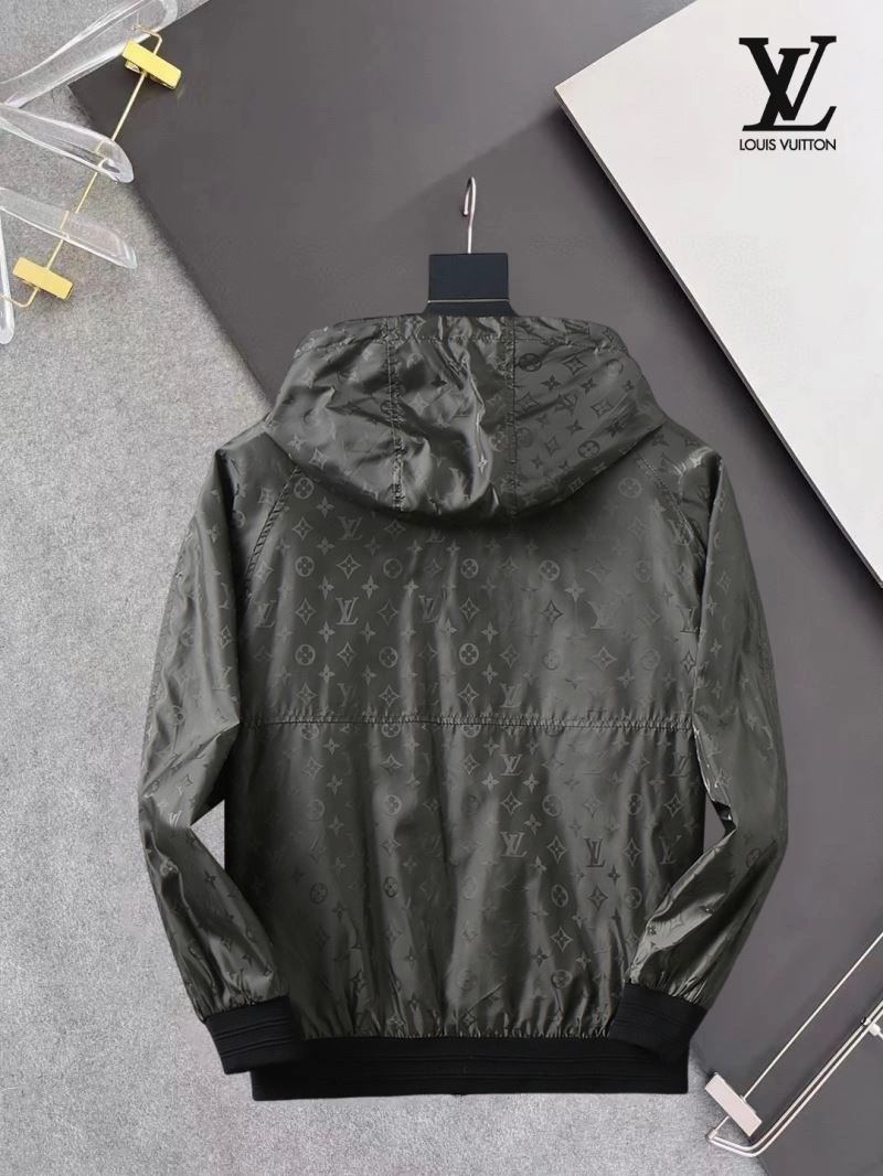 Top mirror Louis Vuitton Outwear