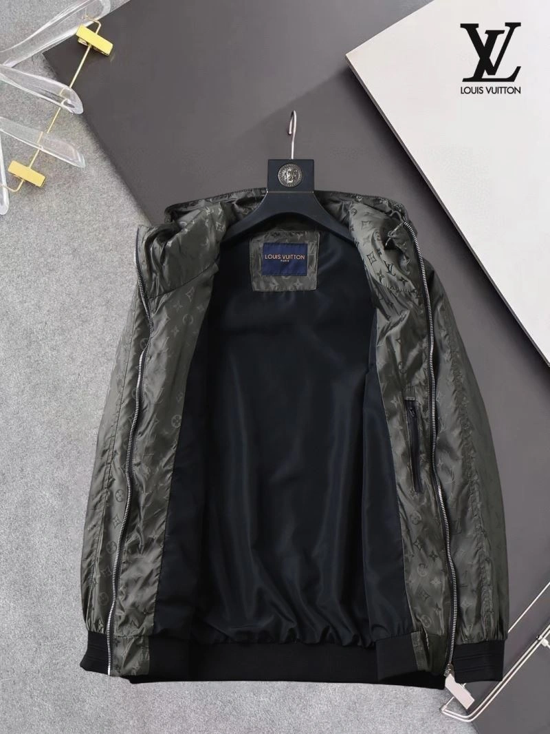 Top mirror Louis Vuitton Outwear