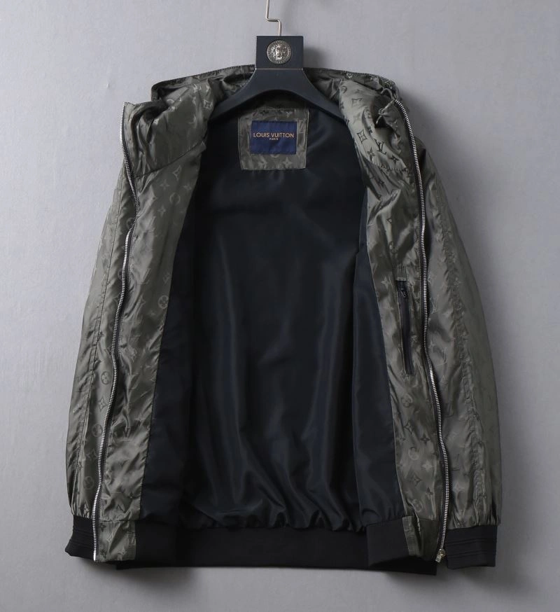 Top mirror Louis Vuitton Outwear