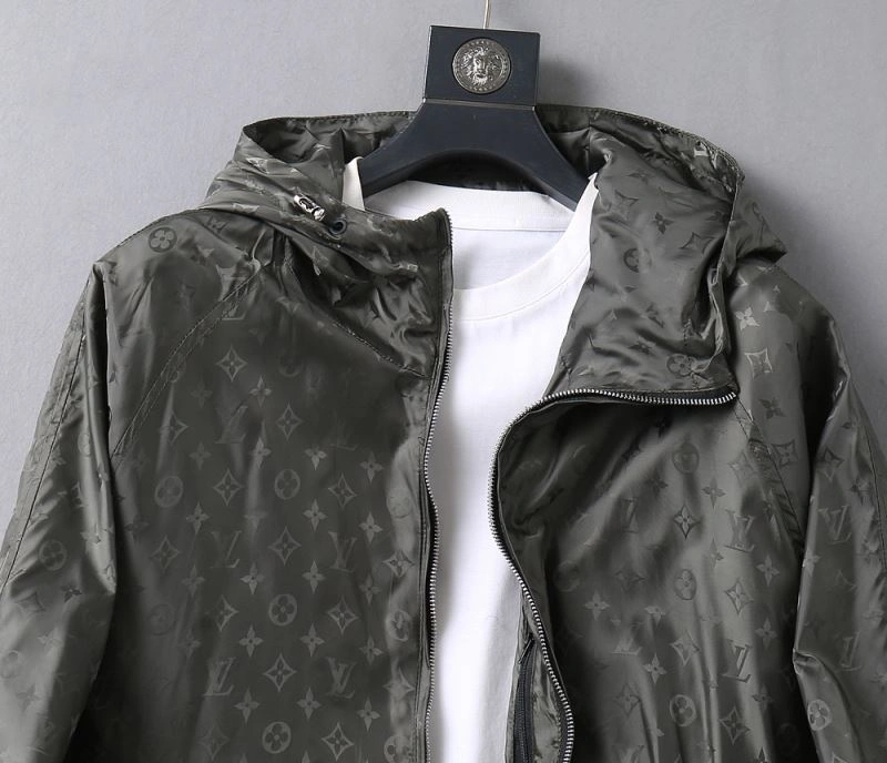 Top mirror Louis Vuitton Outwear
