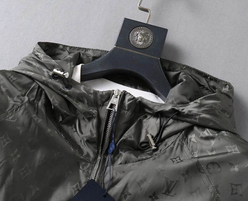 Top mirror Louis Vuitton Outwear