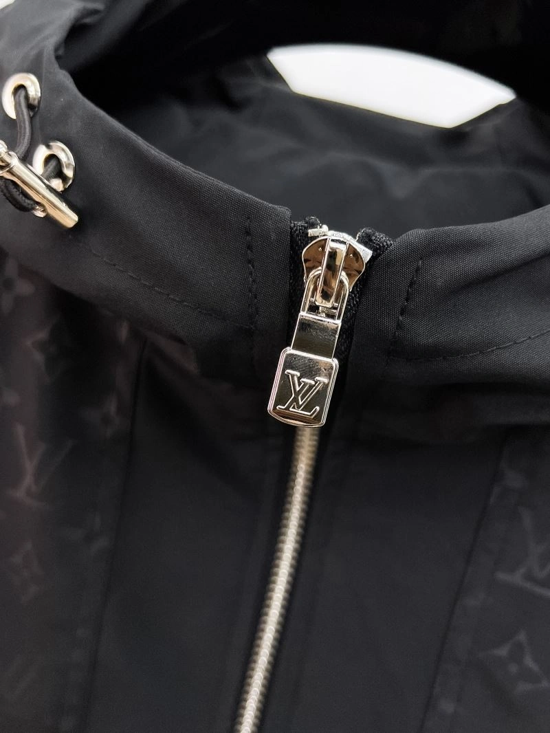 Bargain Louis Vuitton Outwear