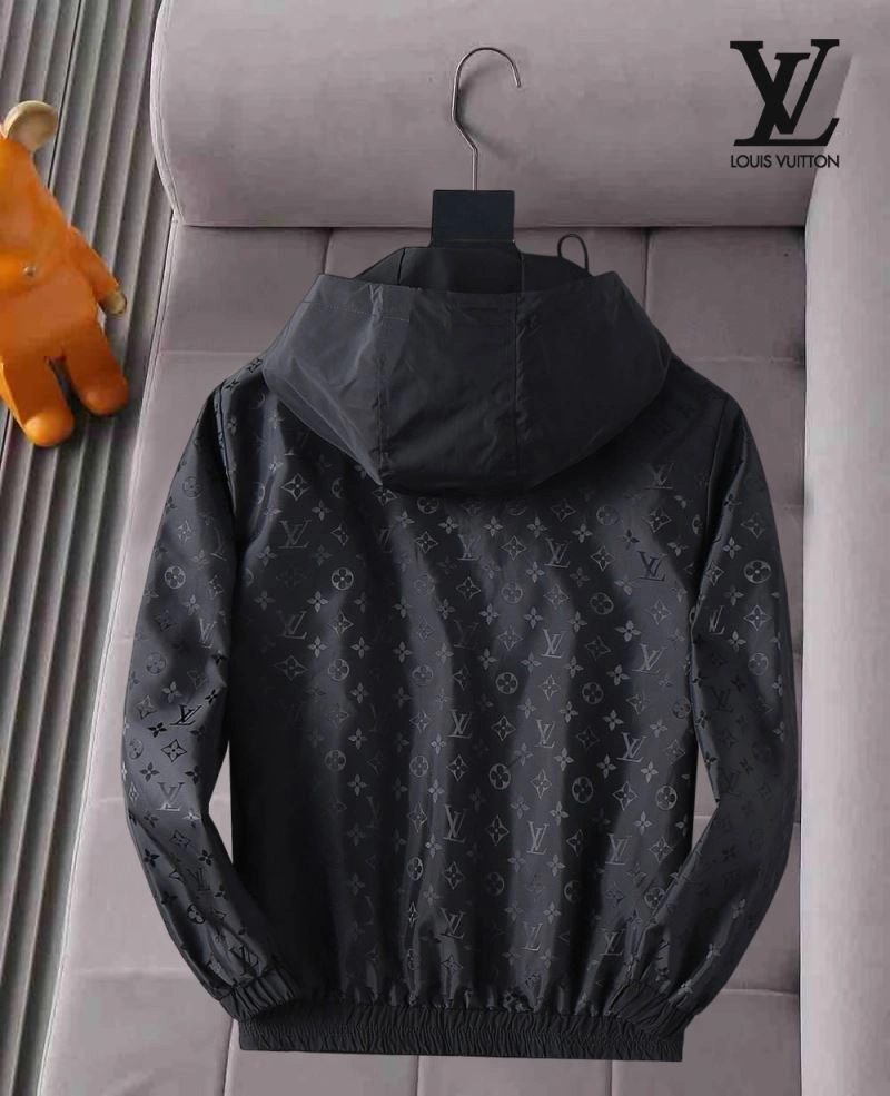 Top mirror Louis Vuitton Outwear