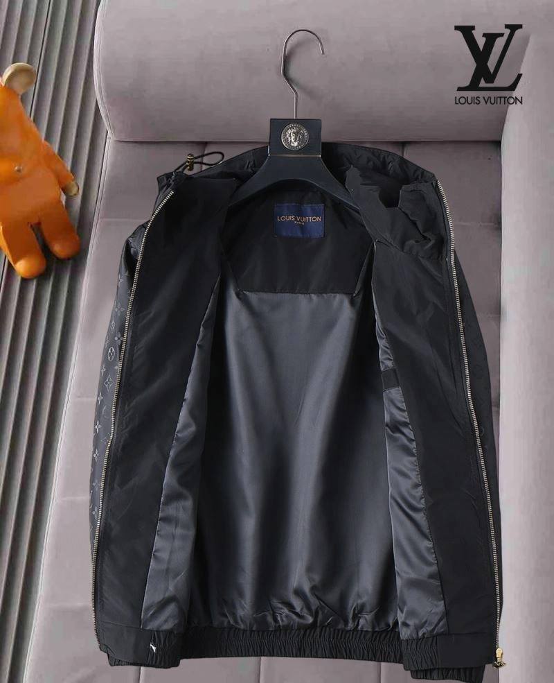 Top mirror Louis Vuitton Outwear