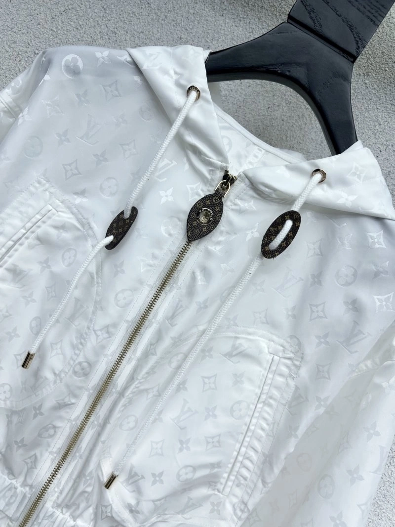 Top mirror Louis Vuitton Outwear