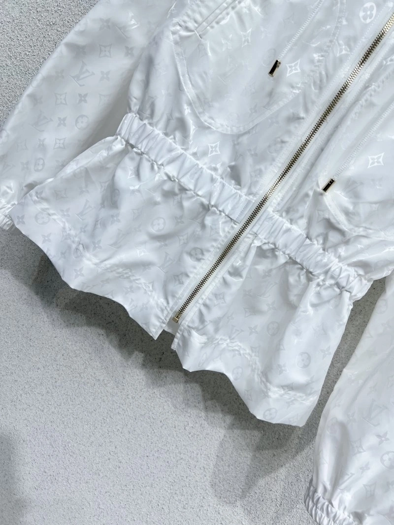 Top mirror Louis Vuitton Outwear