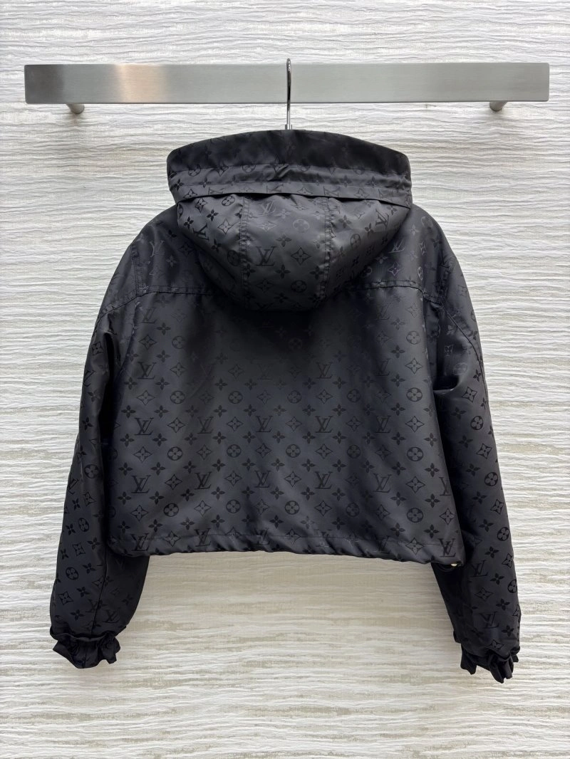Top mirror Louis Vuitton Outwear