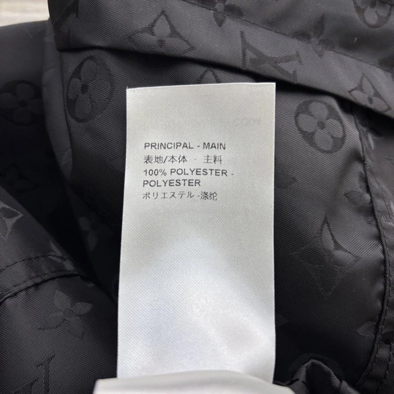 Top mirror Louis Vuitton Outwear