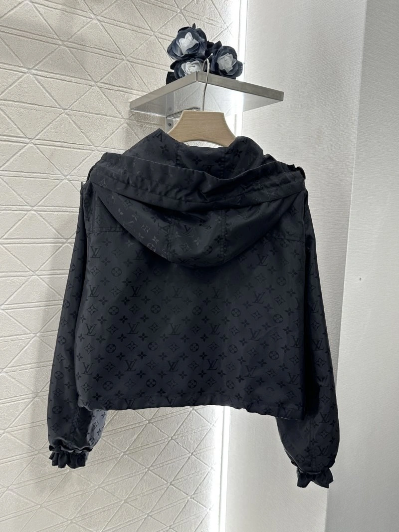Top mirror Louis Vuitton Outwear