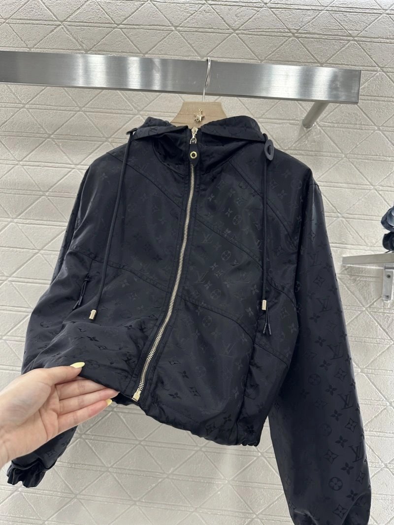 Top mirror Louis Vuitton Outwear