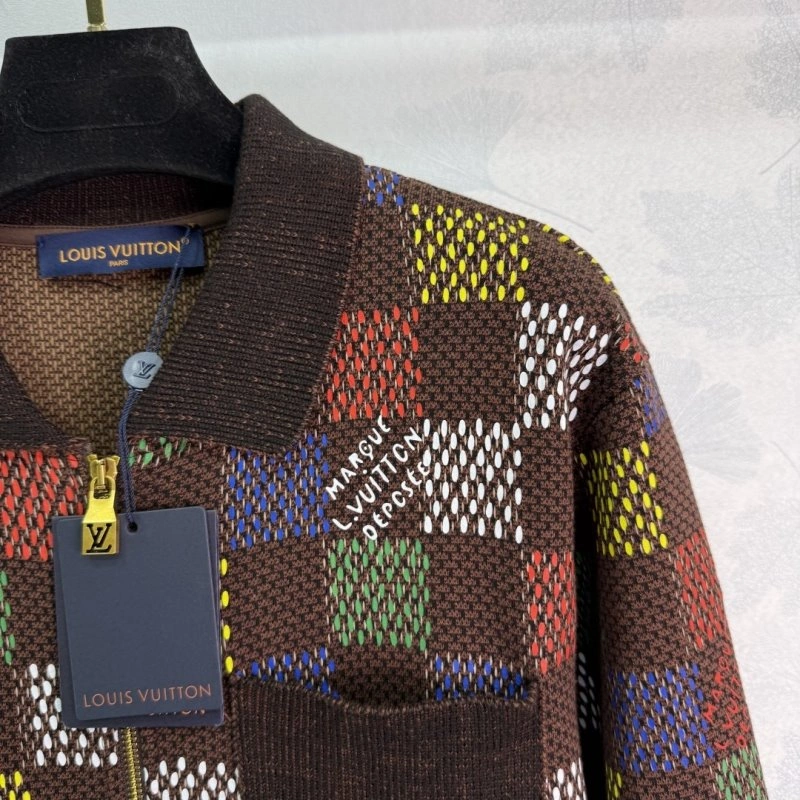 Top mirror Louis Vuitton Outwear