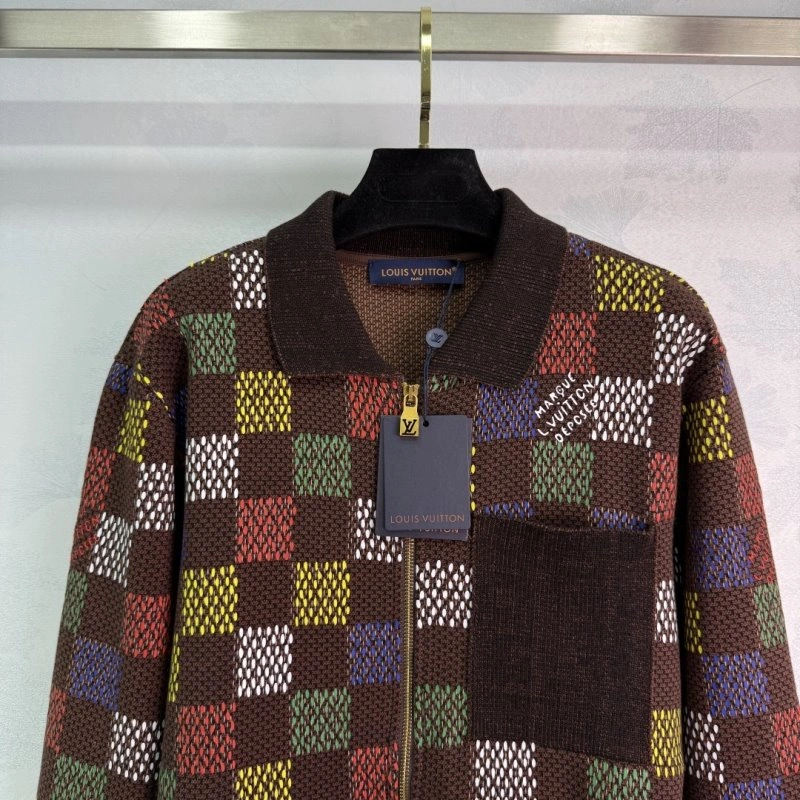 Top mirror Louis Vuitton Outwear