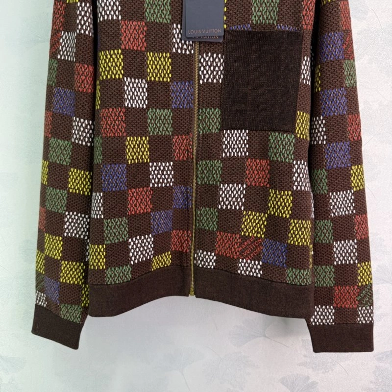 Top mirror Louis Vuitton Outwear