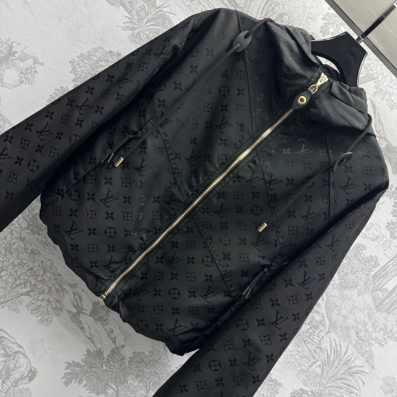 Bargain Louis Vuitton Outwear