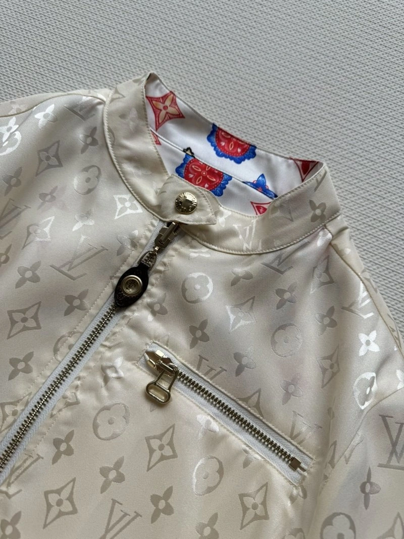 Bargain Louis Vuitton Outwear