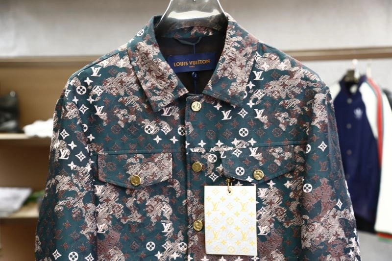 Low-cost Louis Vuitton Outwear