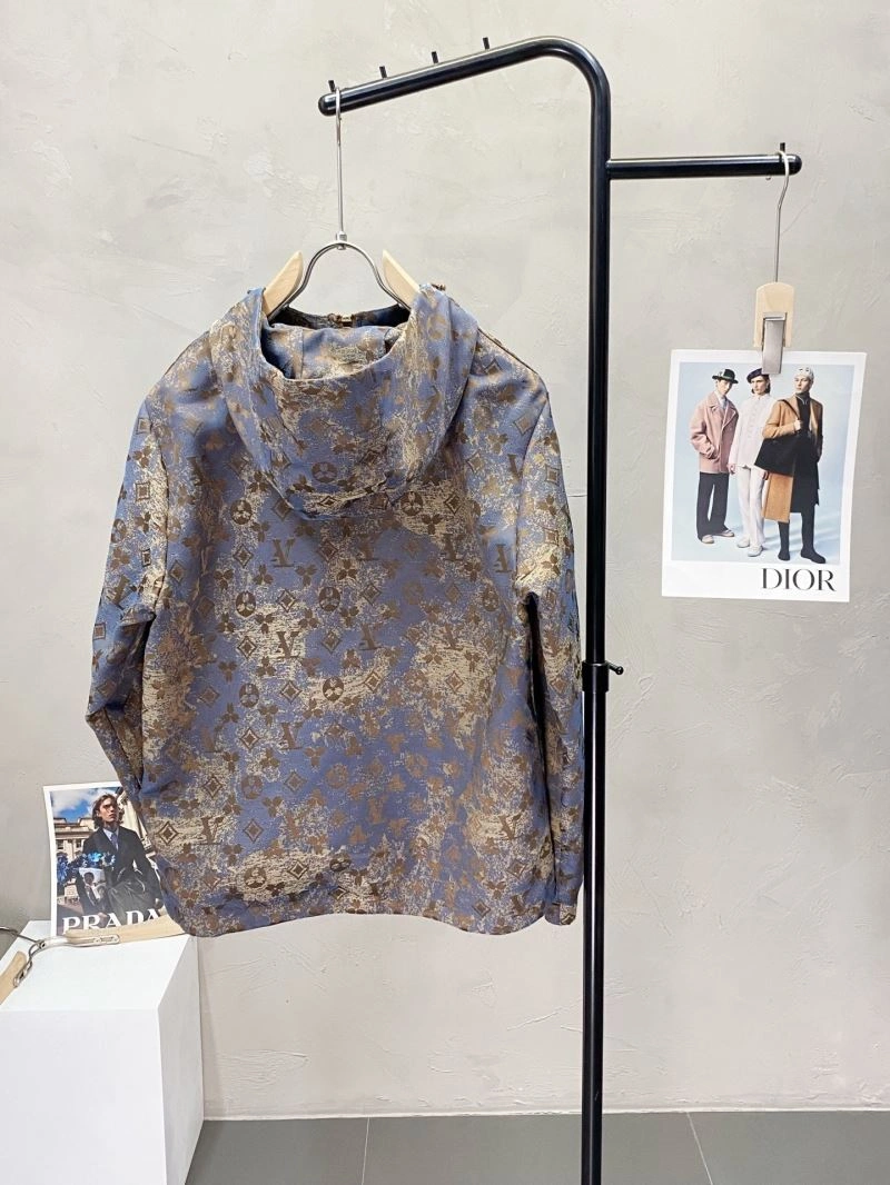 Accurate model Louis Vuitton Outwear