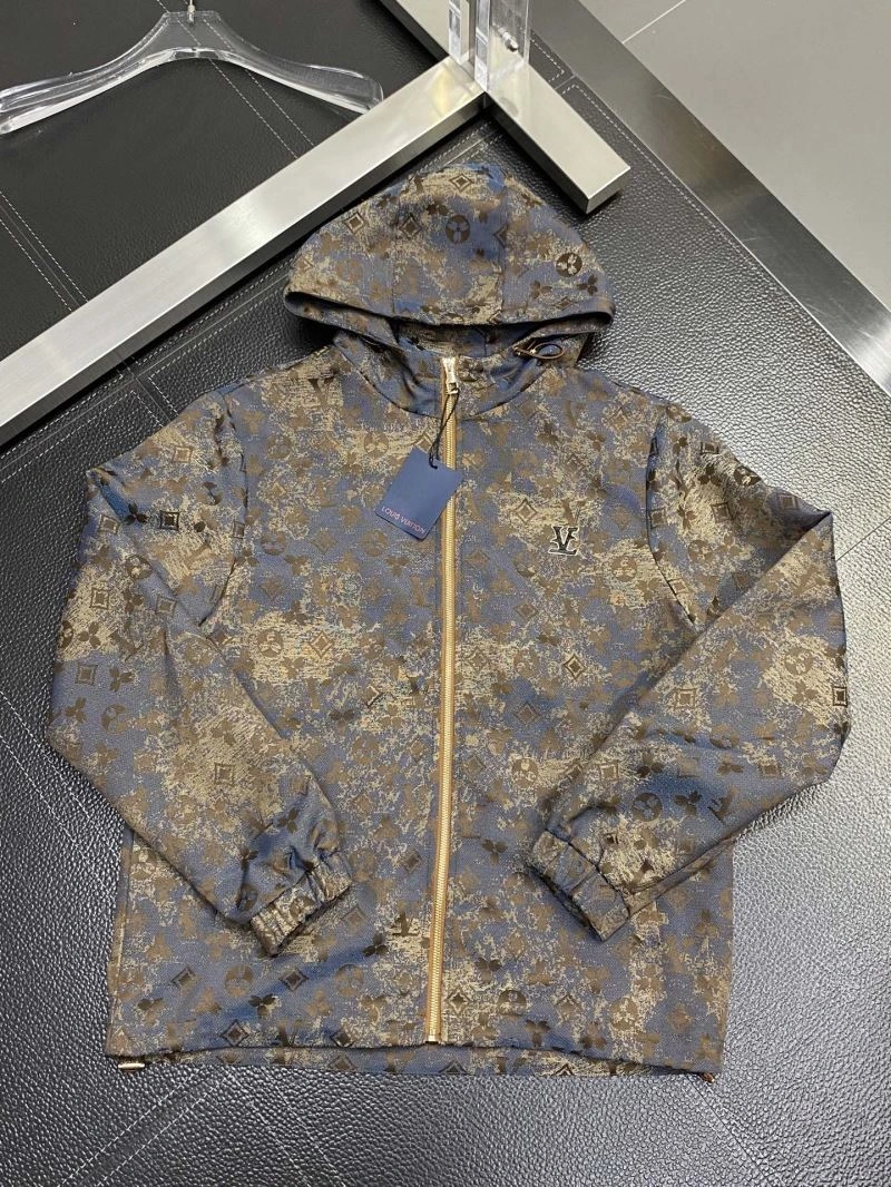 Accurate model Louis Vuitton Outwear