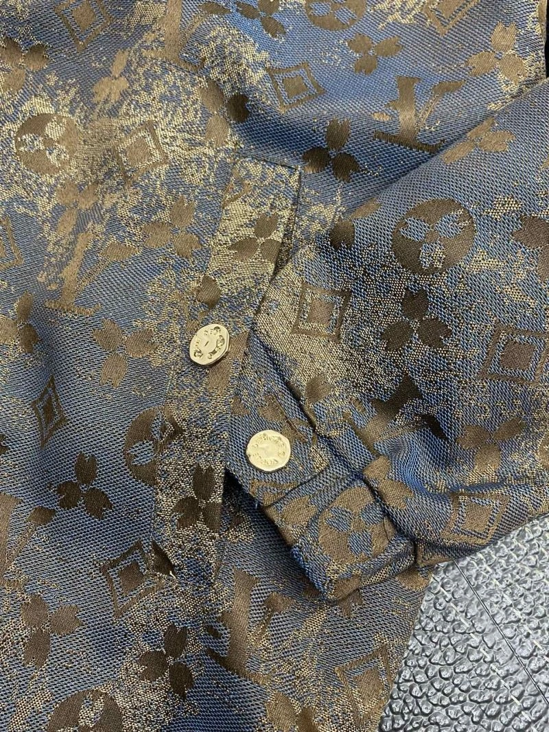 Accurate model Louis Vuitton Outwear