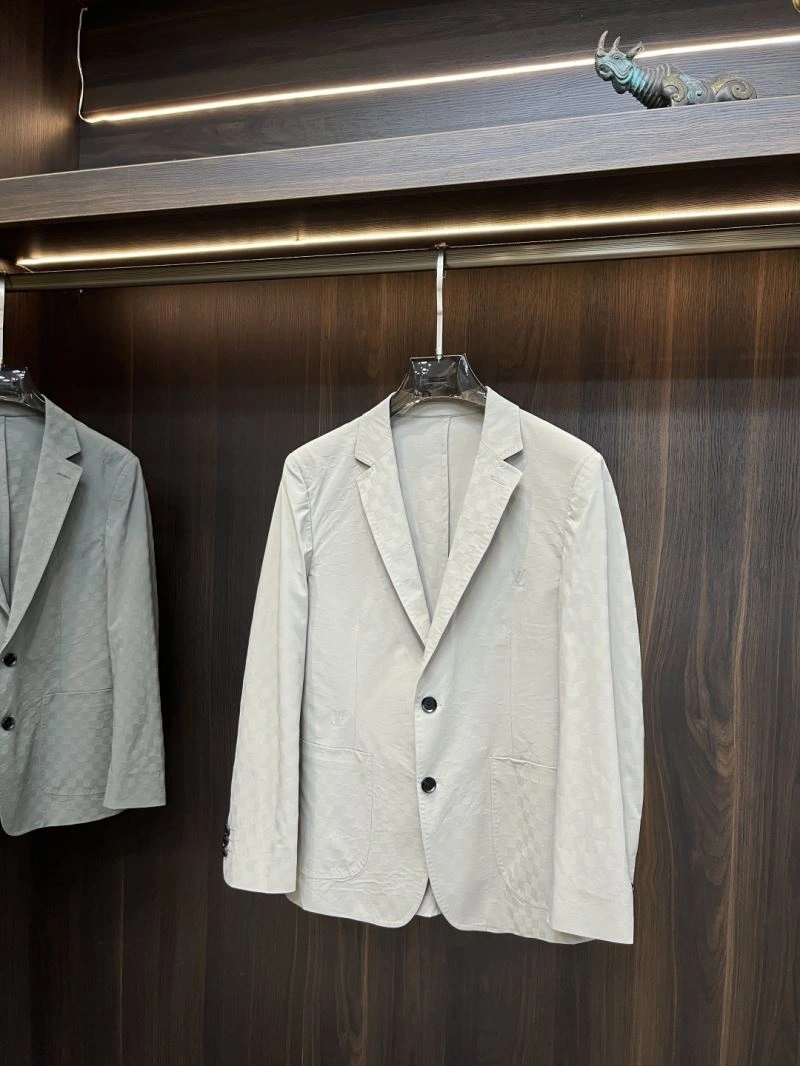 Real Louis Vuitton Outwear
