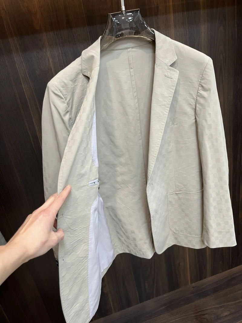 Real Louis Vuitton Outwear