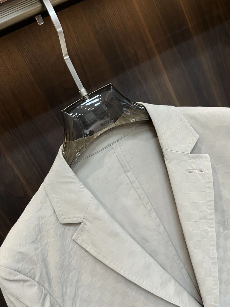 Real Louis Vuitton Outwear