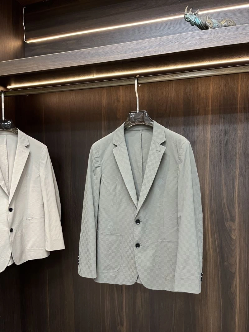 Legit Louis Vuitton Outwear