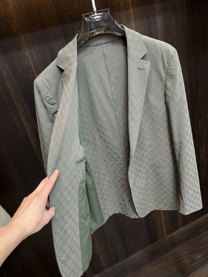 Legit Louis Vuitton Outwear