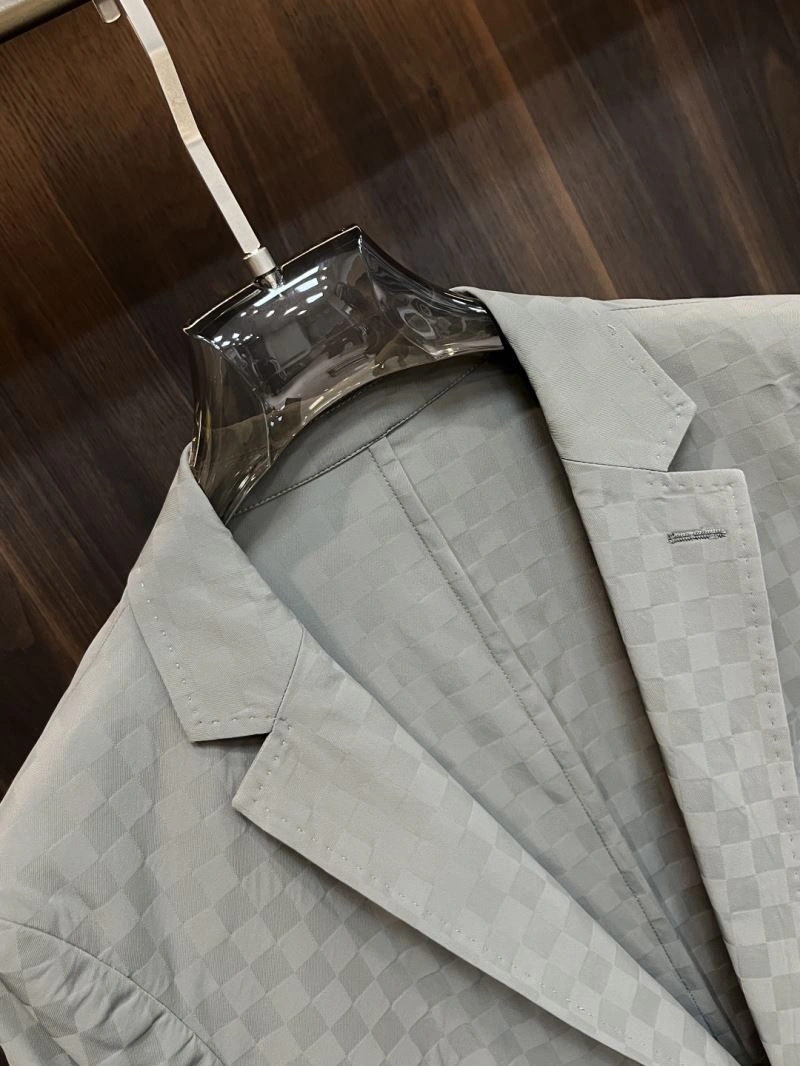 Legit Louis Vuitton Outwear