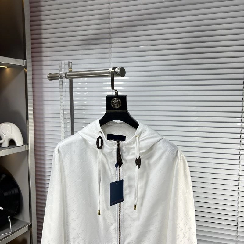 High accuracy Louis Vuitton Outwear